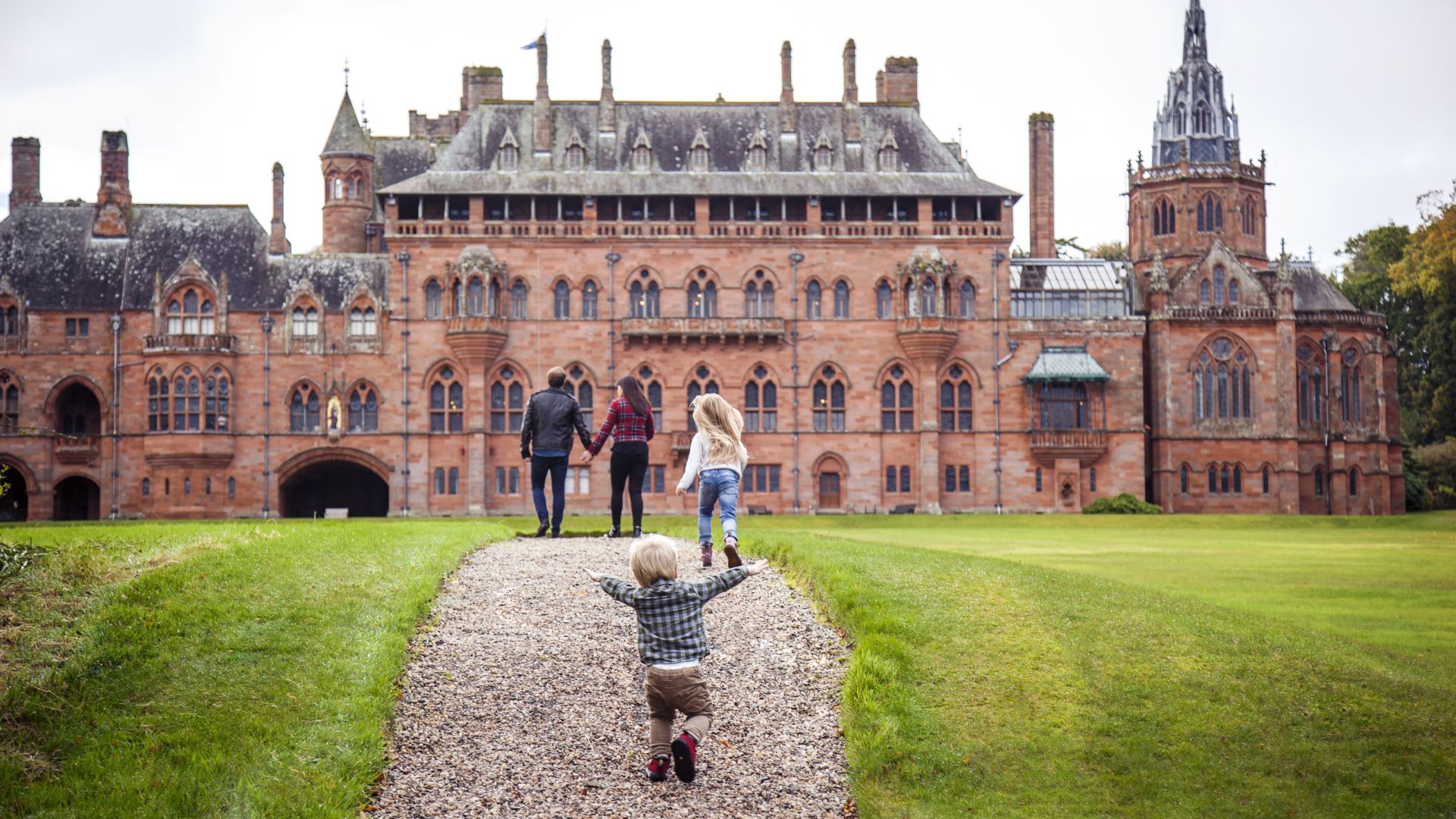 Ferry to and from Bute | Visit Bute with CalMac | Caledonian MacBrayne